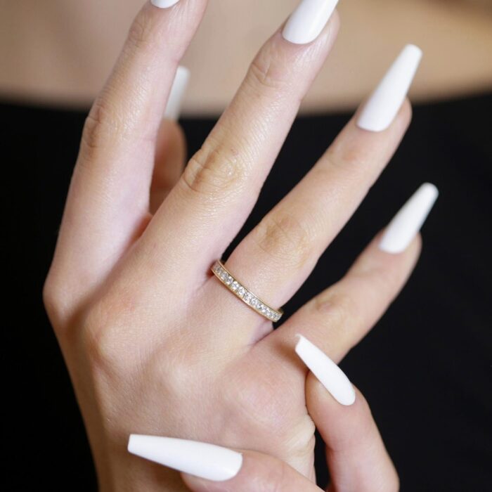 Gude smuk alliancering ringe med diamanter næsten hele vejen rundt i 18 ...